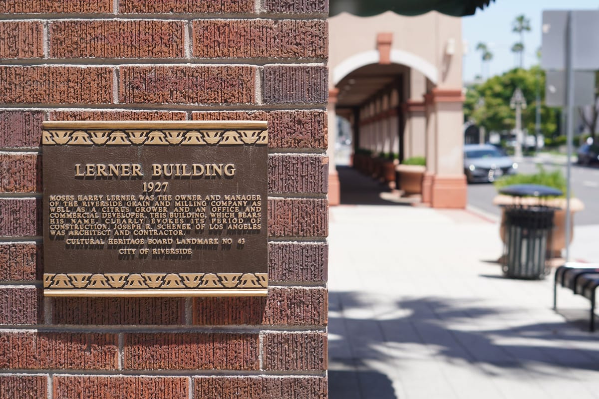 City Council Approves Historic District Sign Program Update